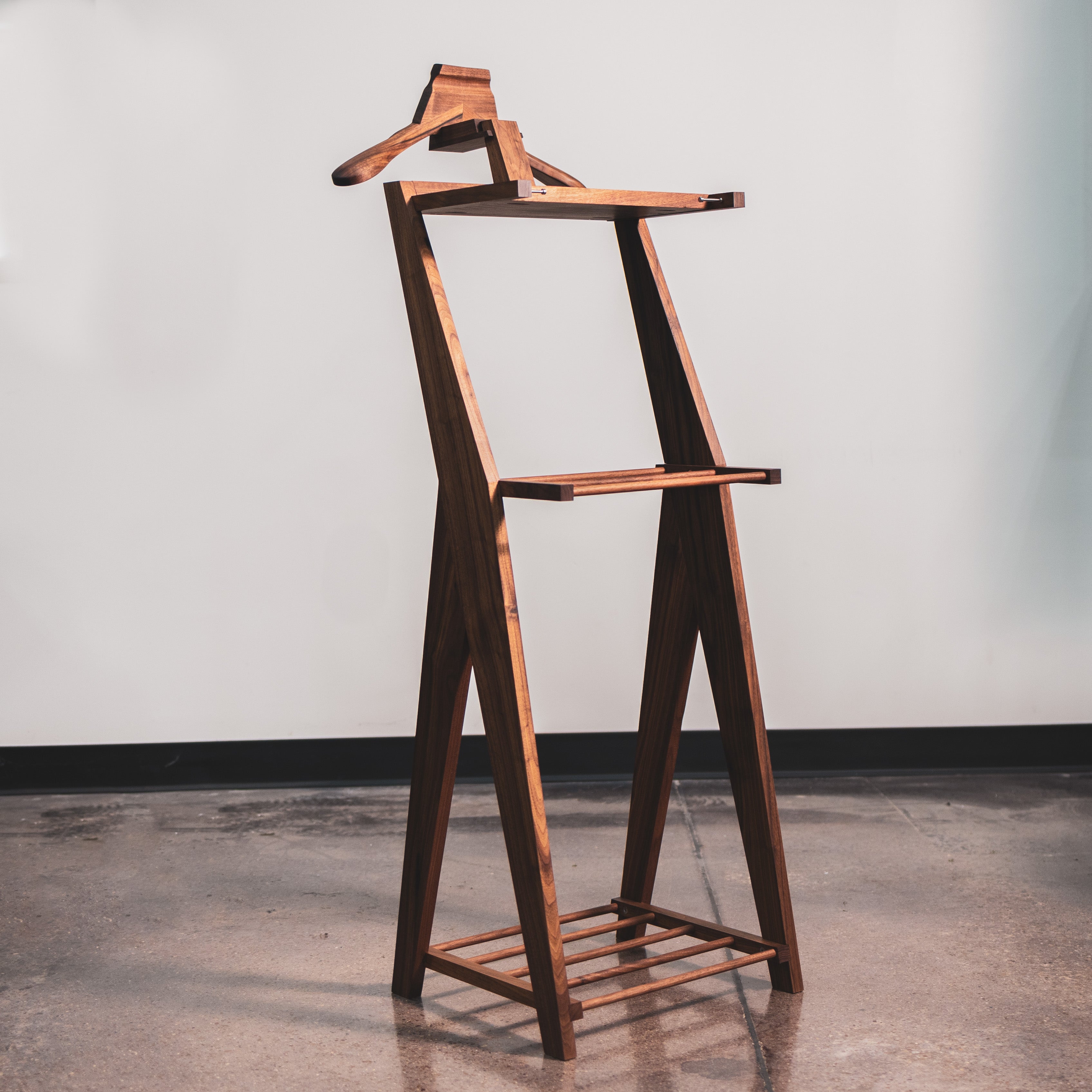 Valet Stand – Dapper Woodworks